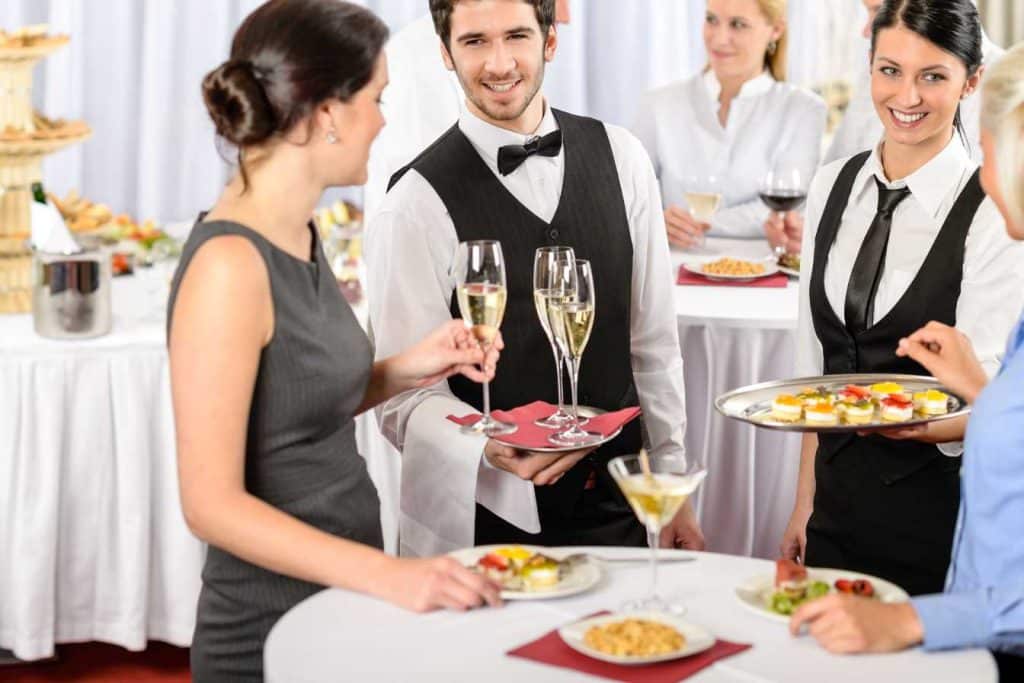 Quels services propose un traiteur pour entreprise ? - Gout de Food